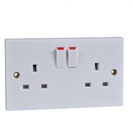 13 Amp Socket outlet - 2 gang DP switched c/w twin earth terminal